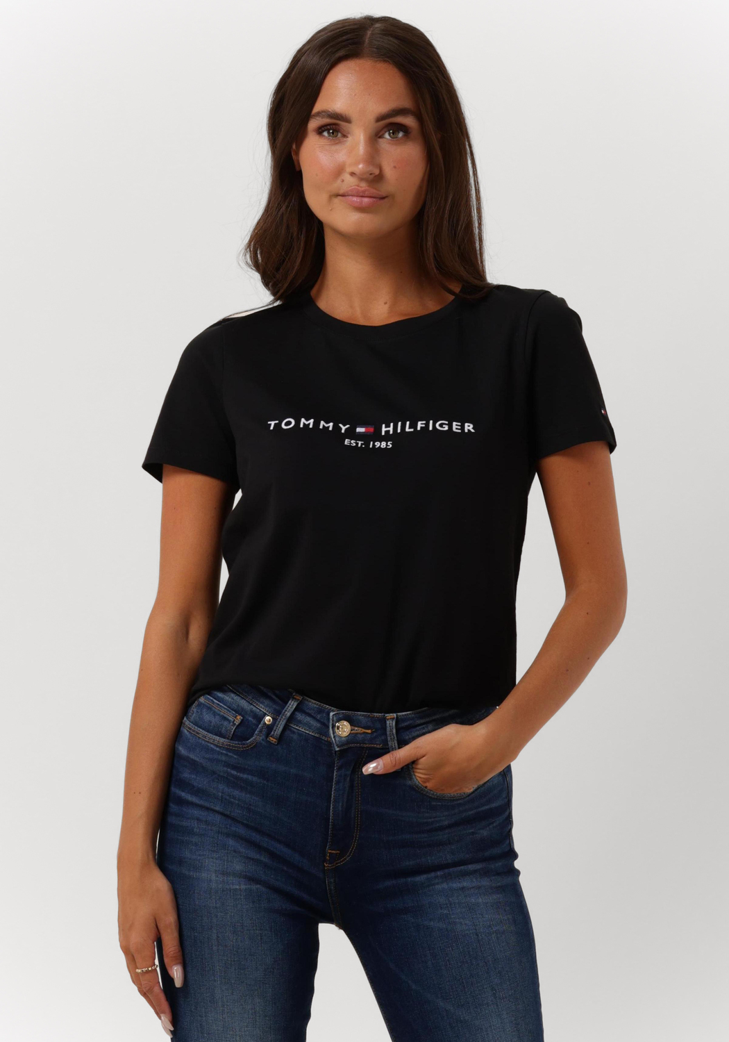 Schwarze TOMMY HILFIGER T shirt HERITAGE HILFIGER C NK REG TEE Omoda