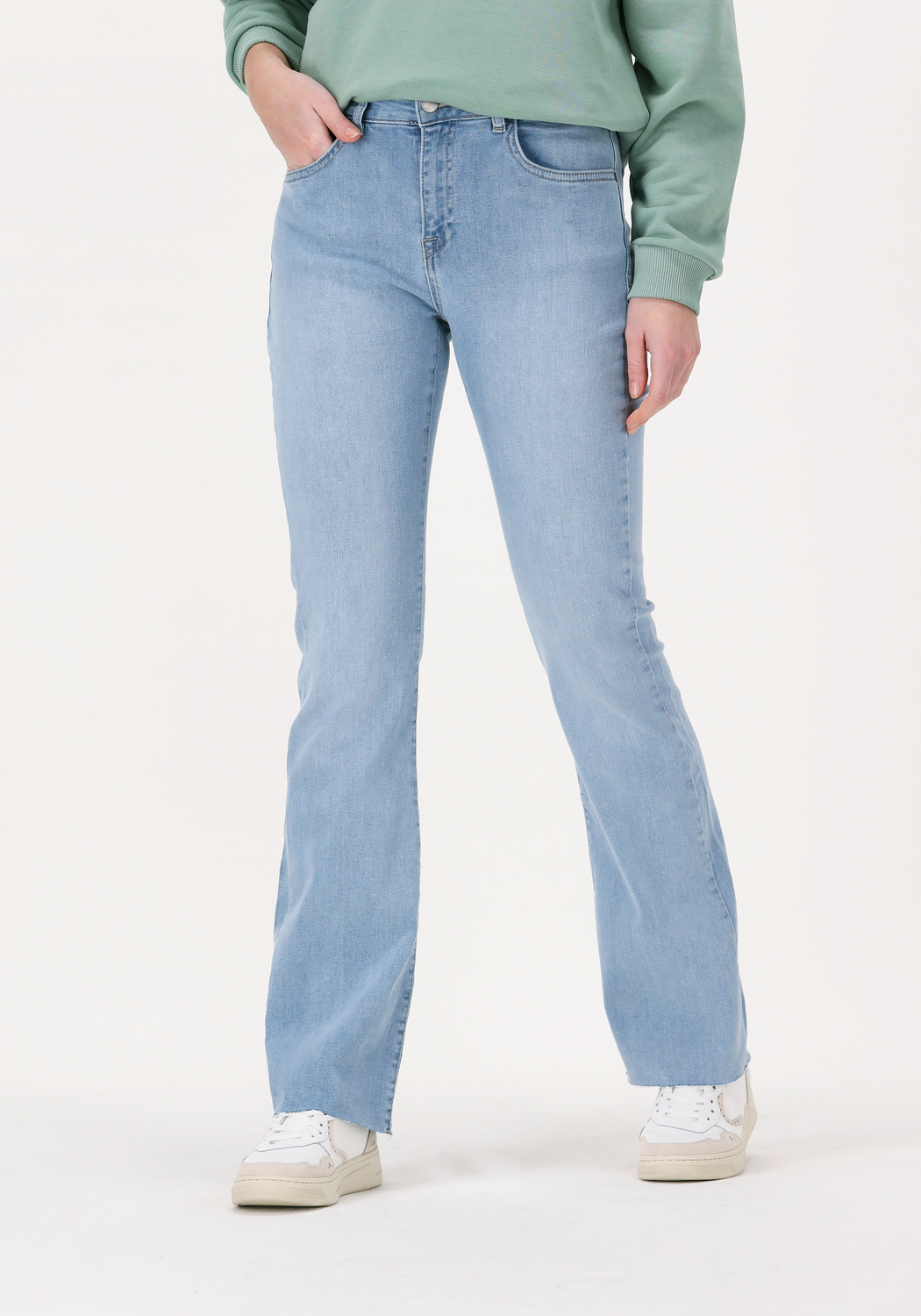 Hellblau MINUS Flared jeans NEW ENZO JEANS | Omoda